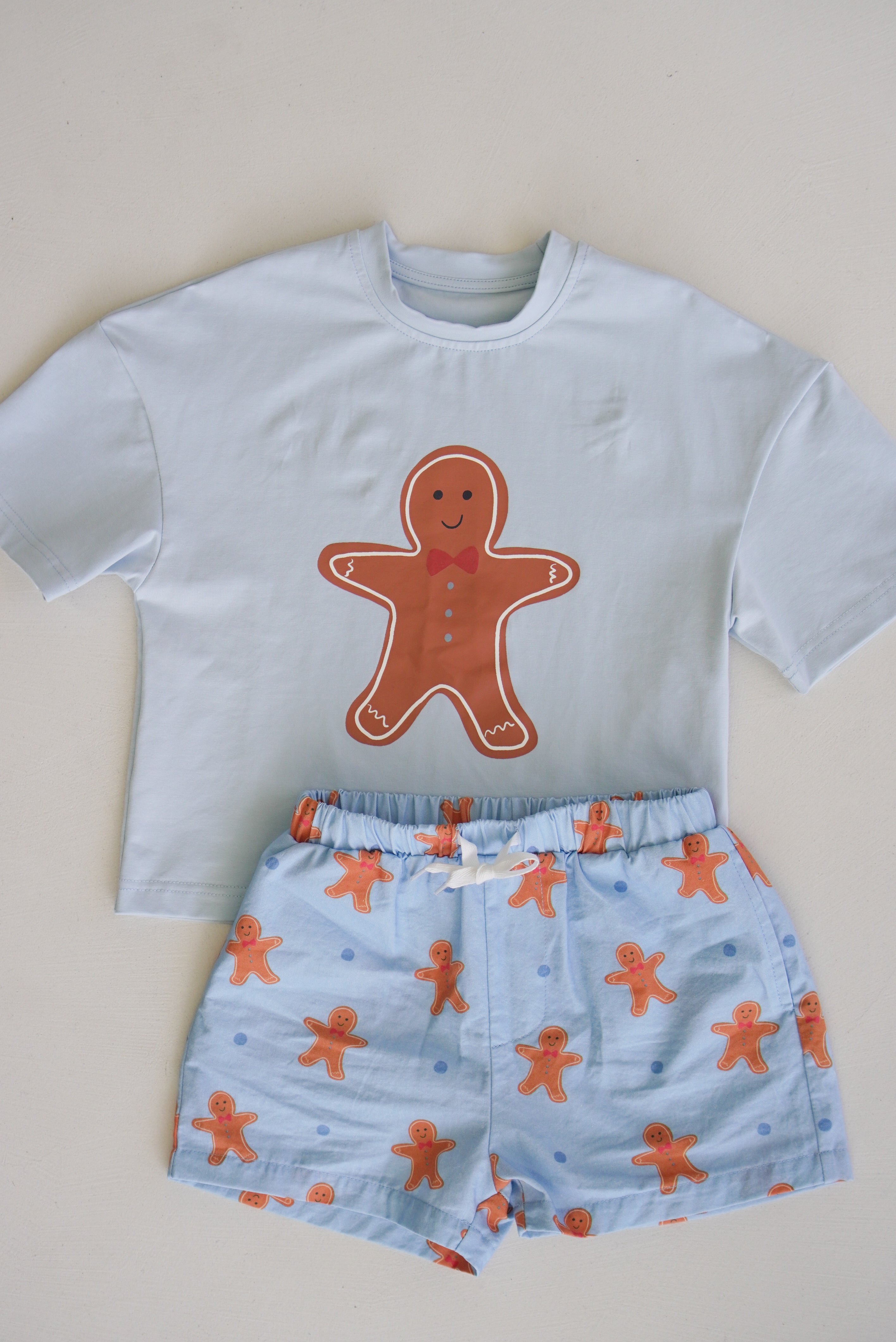 Gingerbread Adults I Blue – En. The Label